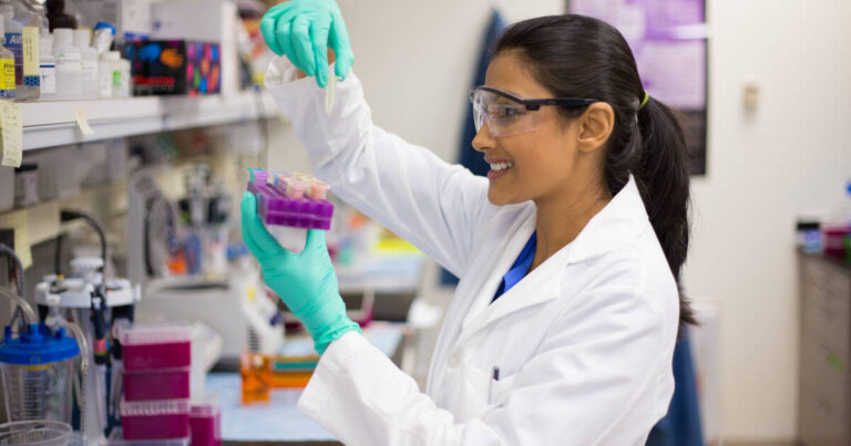 What does a Clinical Laboratory Technician do? Become a Tech