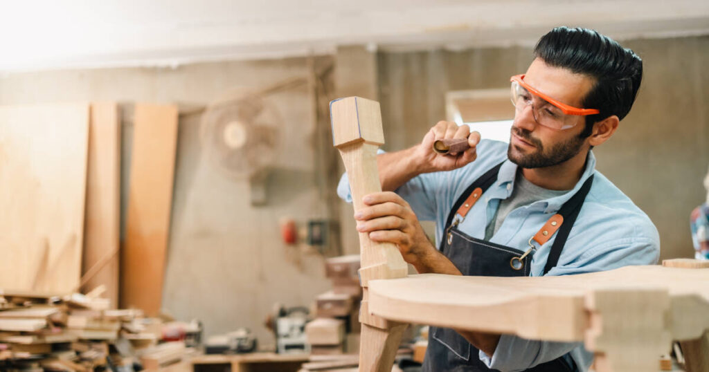 What does a Carpenter do and How to Become a Carpenter
